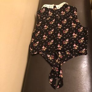 Iris Basic | Tops | Iris Basic Floral Crop Top | Poshmark